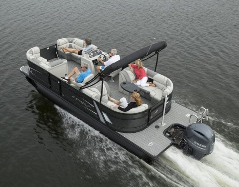 Pontoon Boat Rentals Kelowna | Relax on Okanagan Lake with LakeSurf